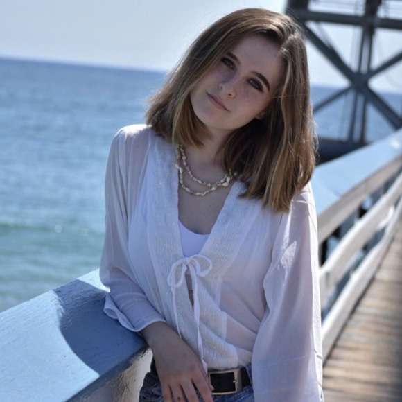 Izzy's Closet (@izzywattsss) | Poshmark